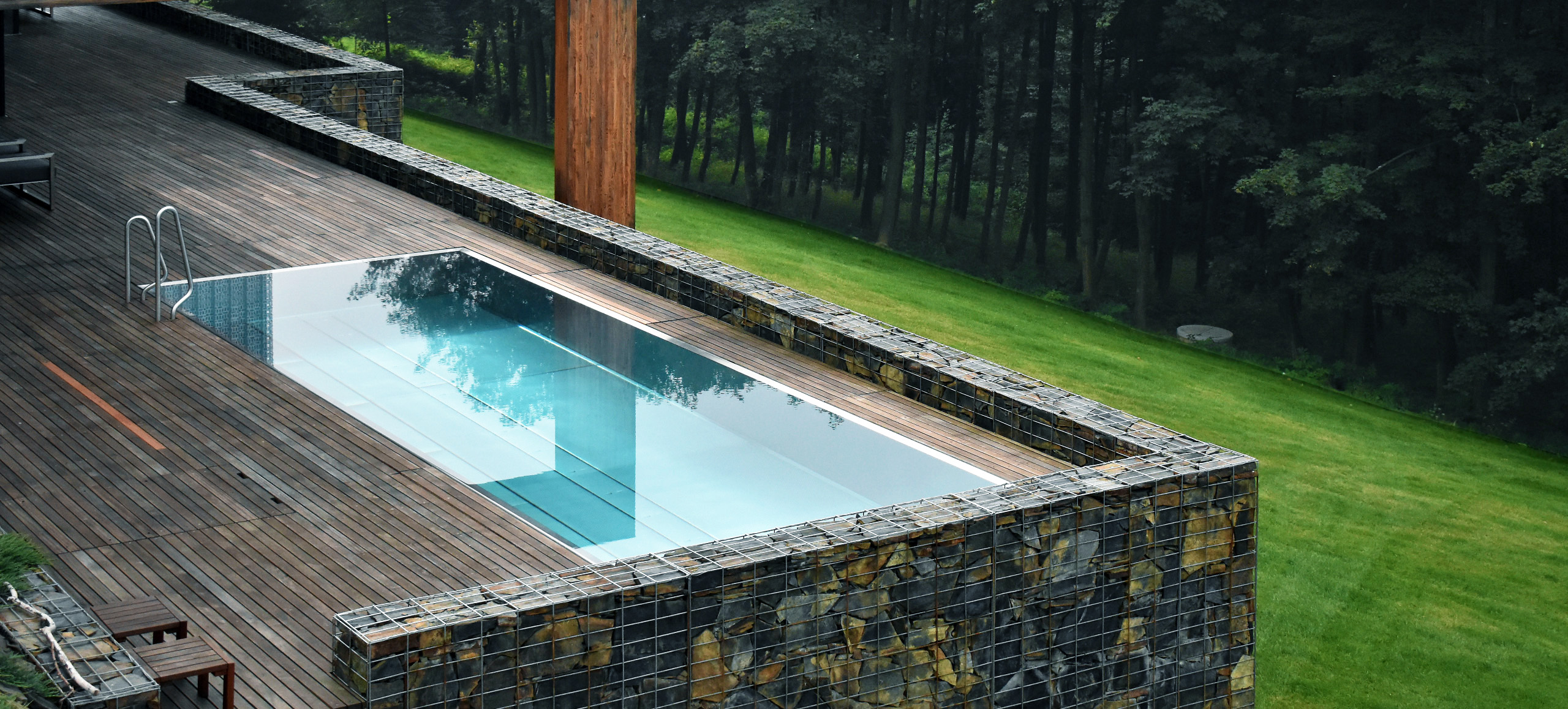 Privat pool with overflow channel 1 | BERNDORF BÄDERBAU s.r…