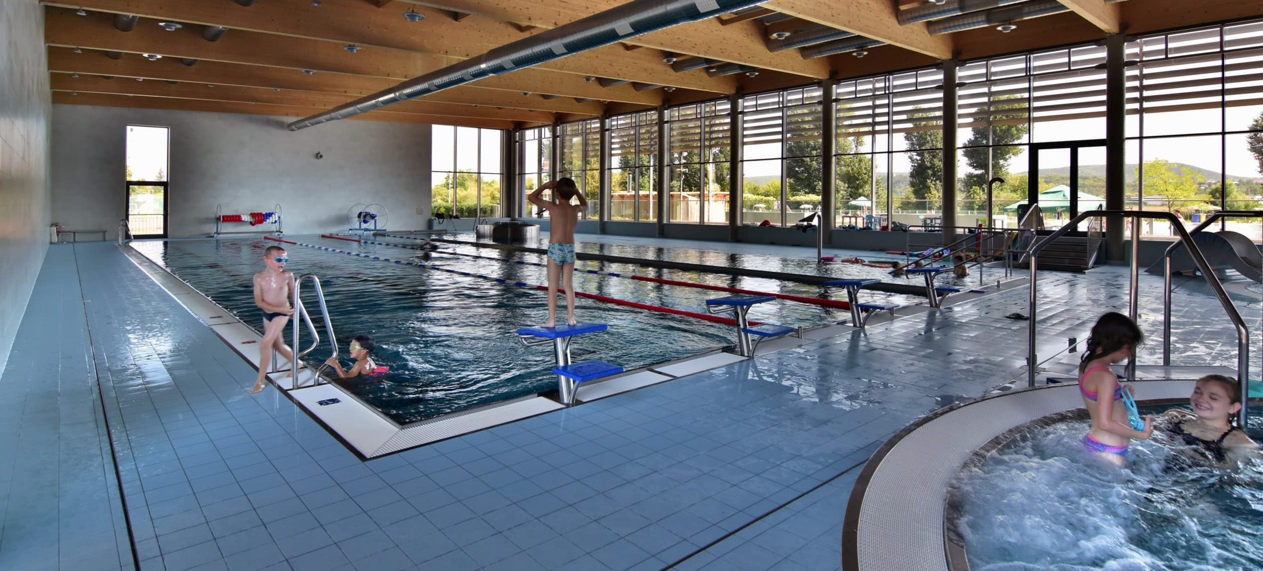 Veřejný vnitřní nerezový bazén Praha Radotín | BERNDORF…